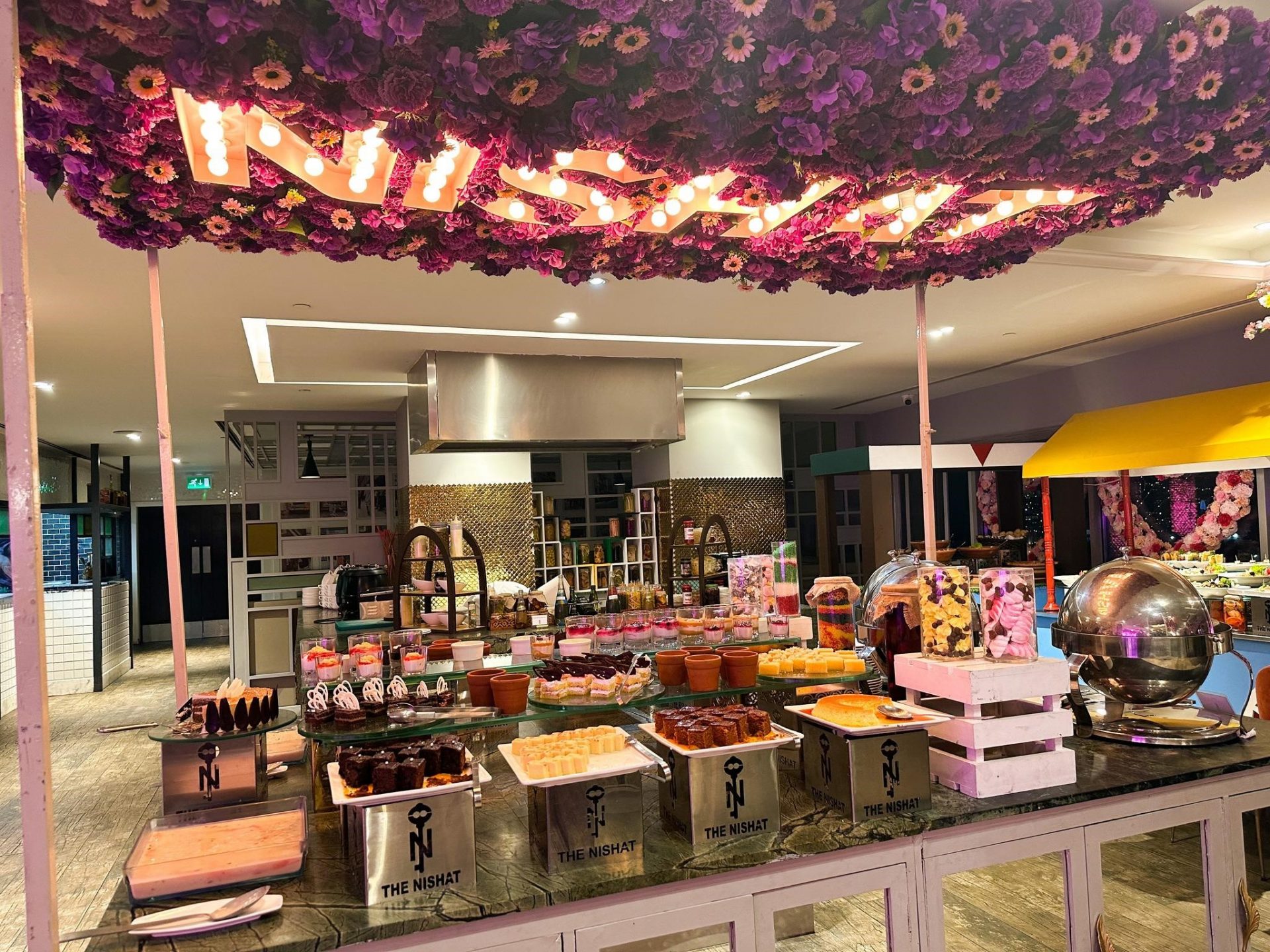 Hi-Tea & Dinner Buffet - Love is in the Air | Bistro Lahore