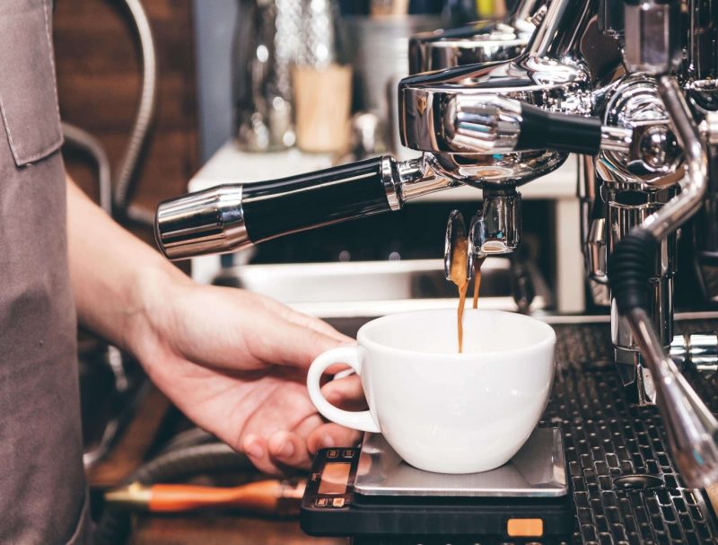 Restaurants vs Cafes: Fine Dining or Casual (A Complete Guide)